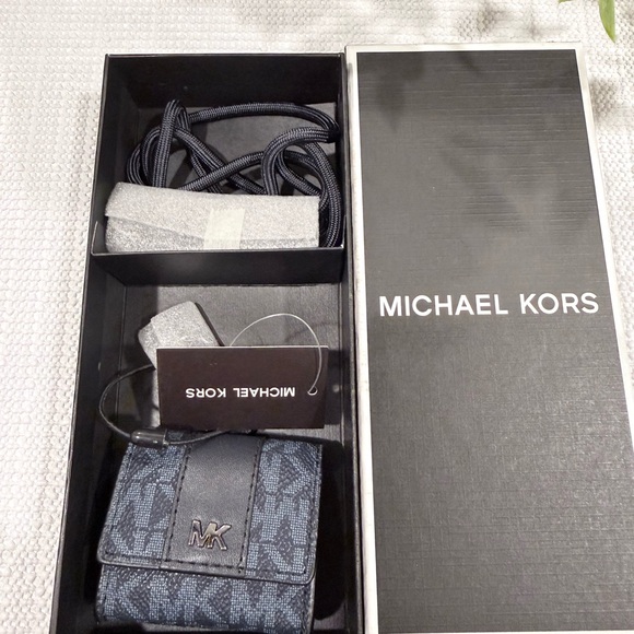 Michael Kors | Headphones | Michael Kors Navy And Black Airpod Case ...